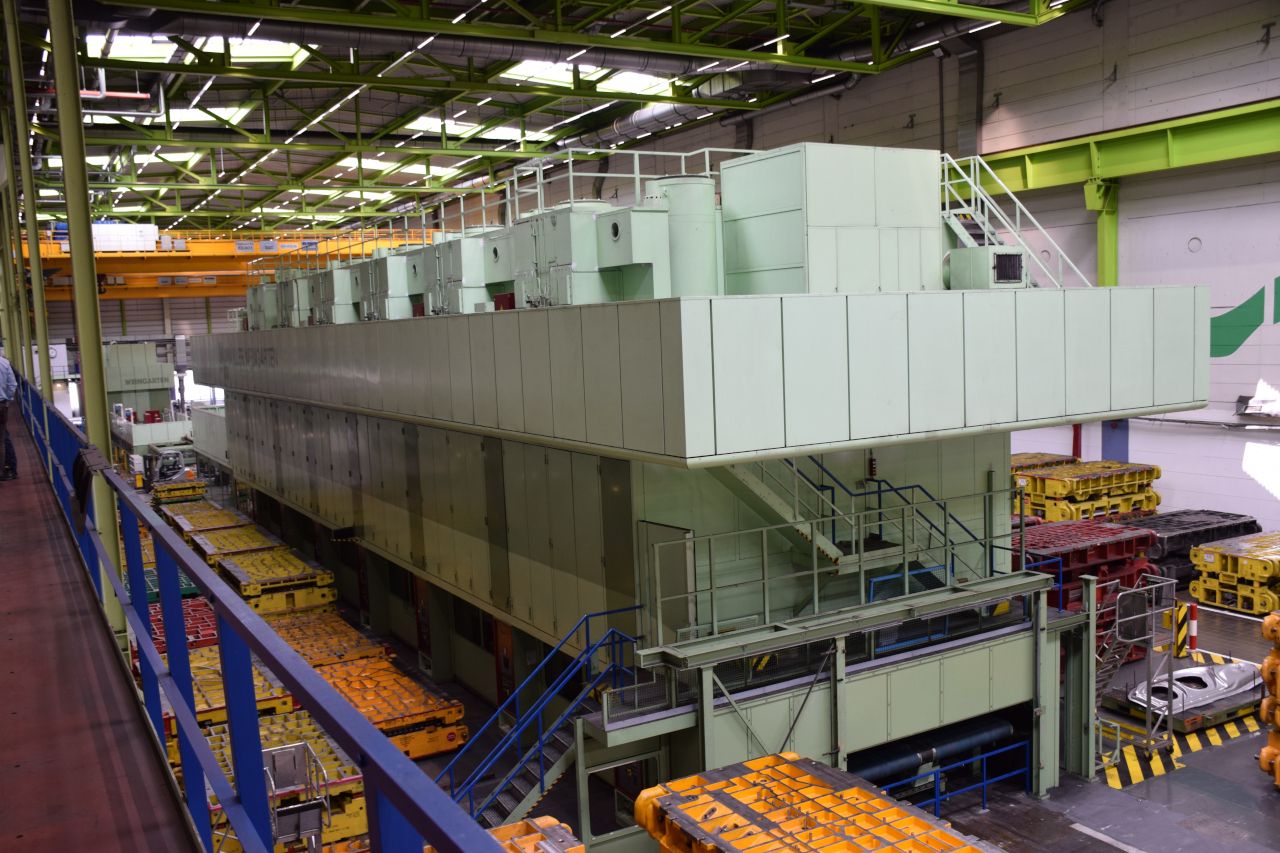 Müller-Weingarten S 7300.06.260 press line PR2494, used for production ...