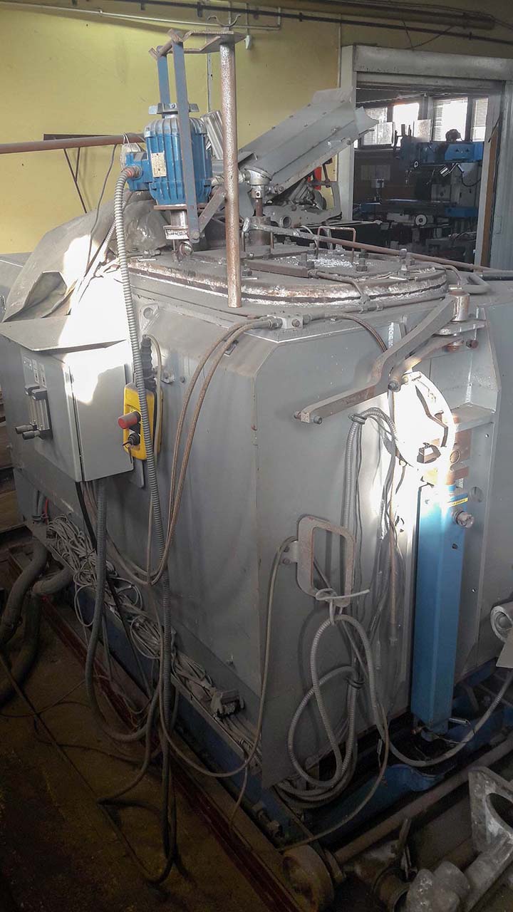 Meltec MDF-200C Dosing Furnace O1676, used | O1676