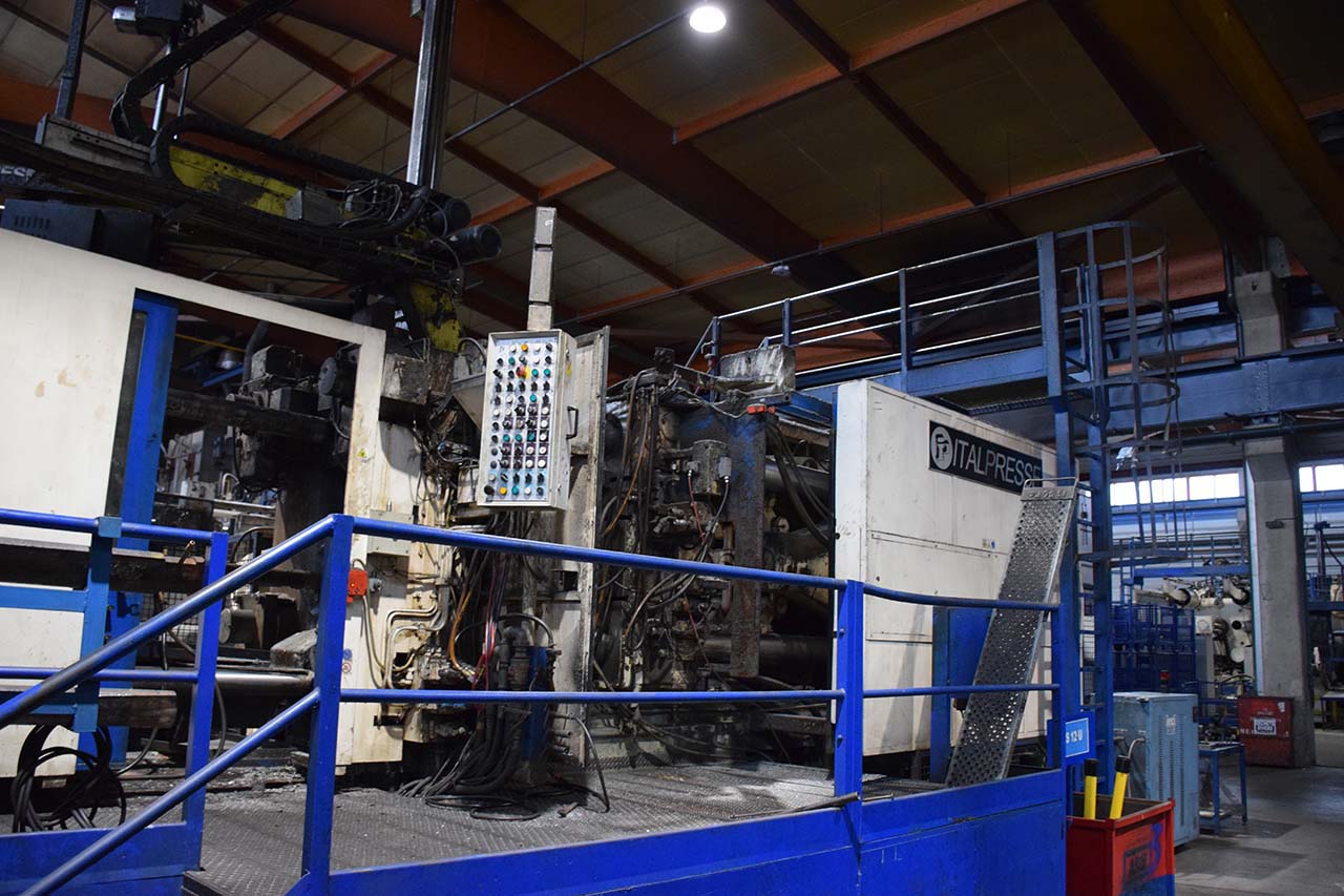 Italpresse IP 1350 SC cold chamber die-casting machine KK1644, used ...