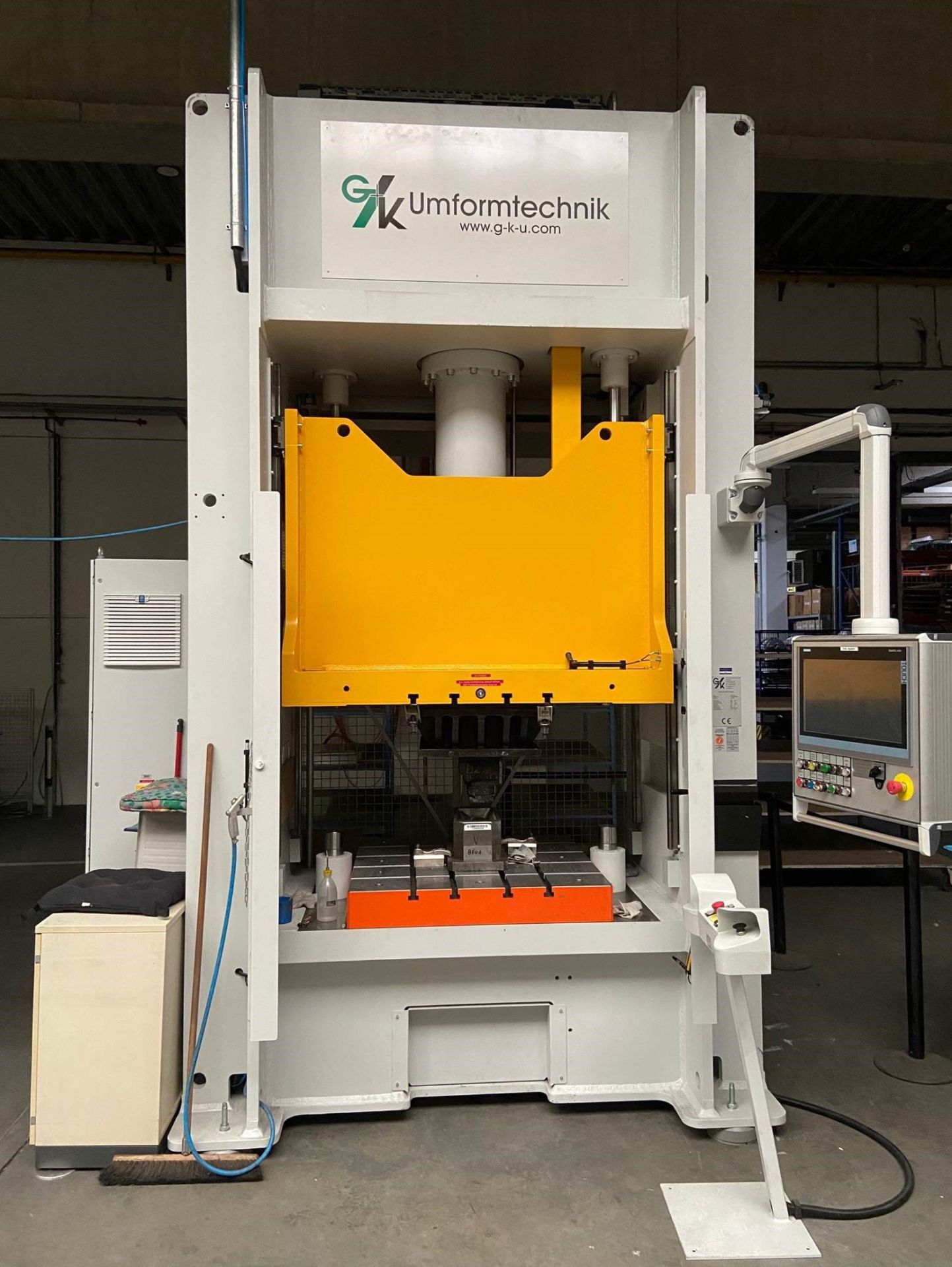 G+K HVZ 80/S hydraulic double column press PR2497, used | PR2497