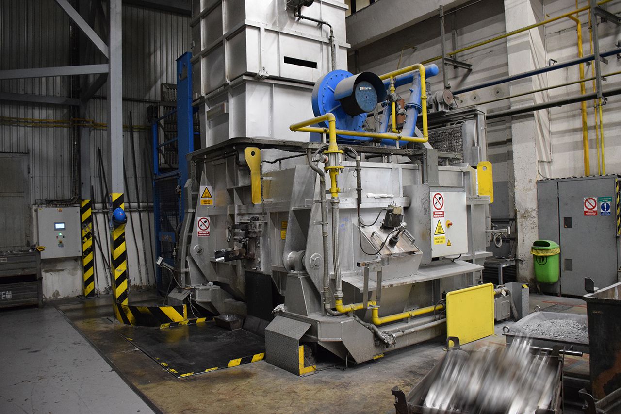 StrikoWestofen MH II-T 3000/1500 G-eg melting and holding furnace O1810 ...